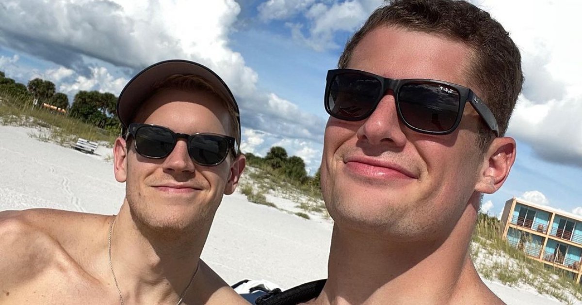 Hat er einen Neuen? - Carl Nassib mit nacktem Oberkörper