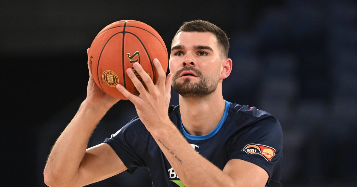 Outing im Profisport - Der australische Basketballprofi Isaac Humphries ...